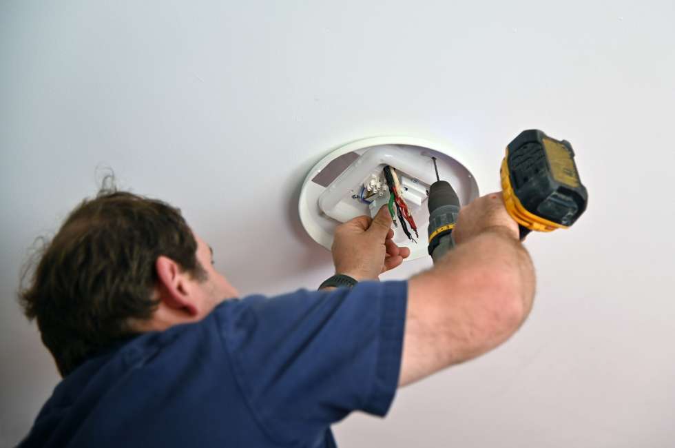 Types of Electricians: Specialization & Qualifications | BizInsure